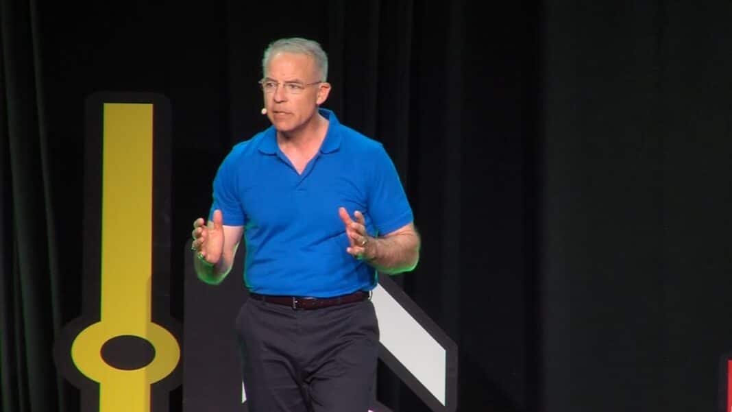 Mike Twining, el hombre que causó sensación en TEDx al hablar sobre ...